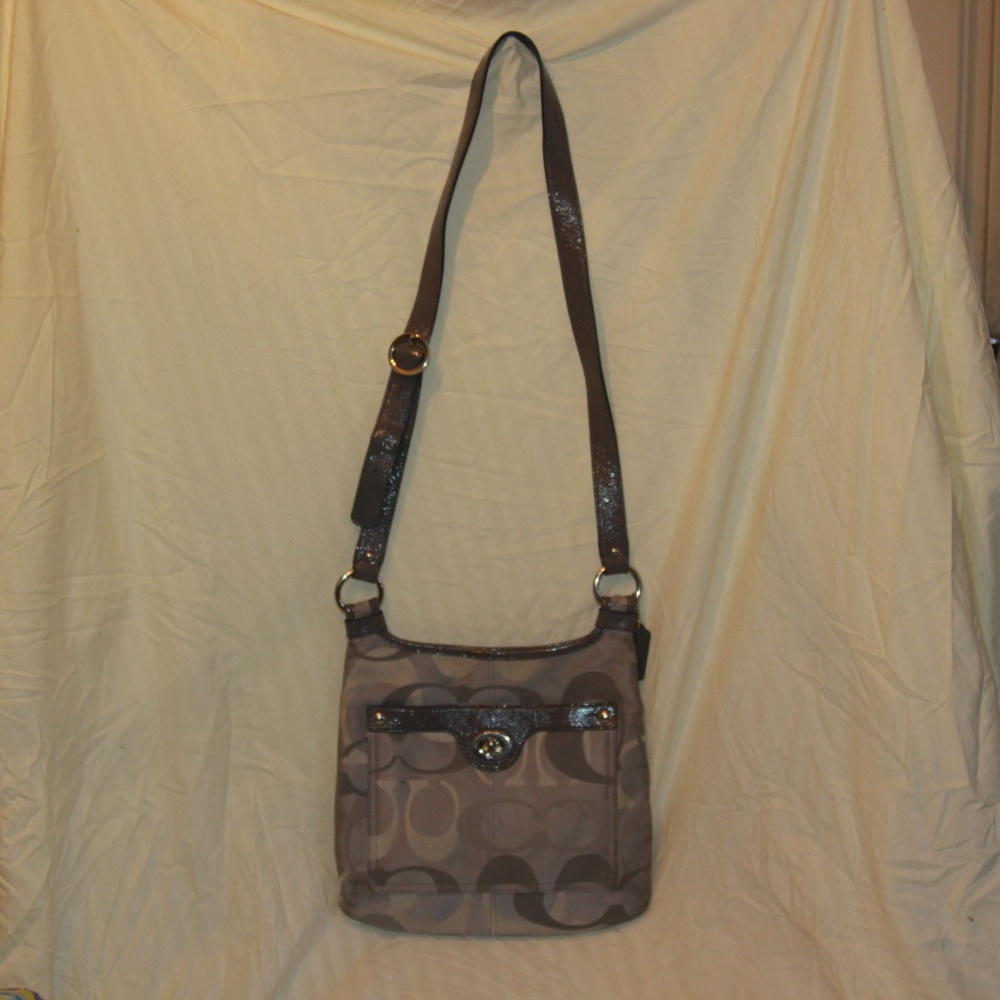 Coach Penelope 17479 Optic Signature Purse - Gem